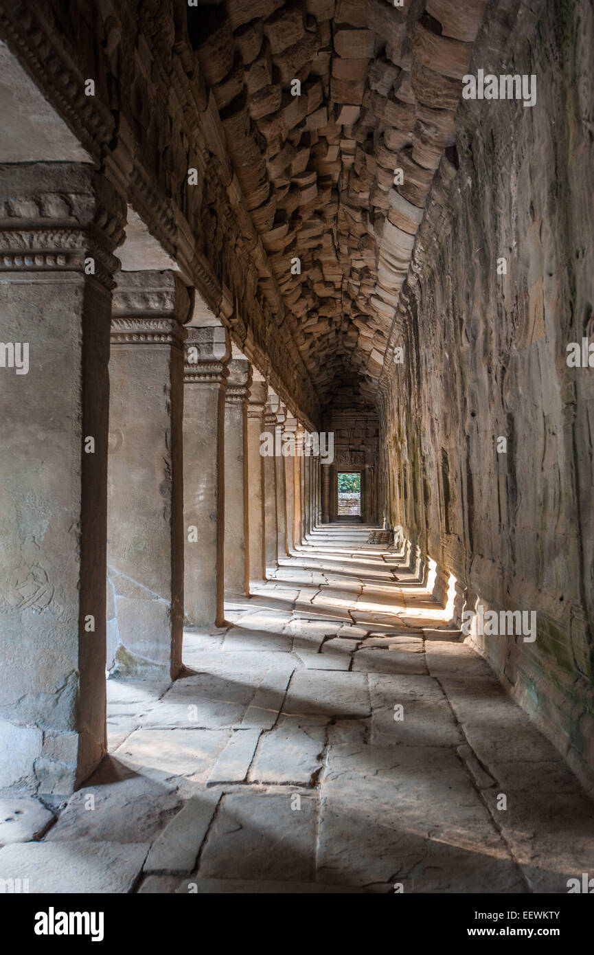 Ta prohm pillars hi-res stock photography and images - Alamy