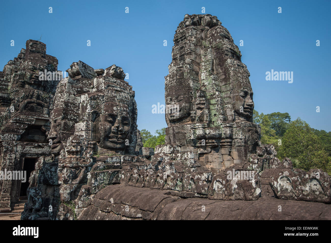 Khmer stone heads bayon hi-res stock photography and images - Alamy