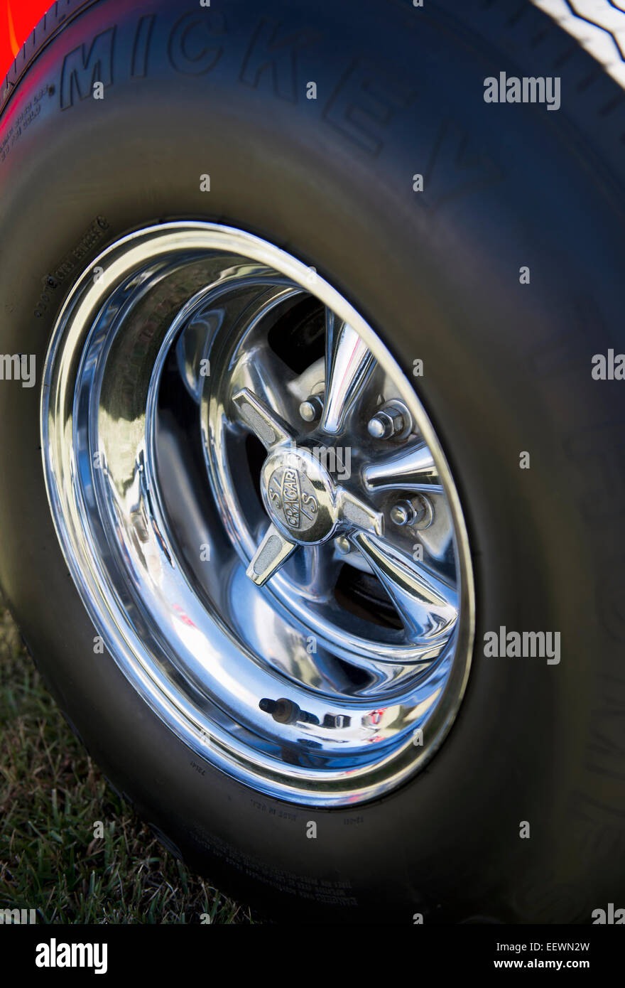 Chrome Cragar SS Mag Wheels detail Stock Photo - Alamy