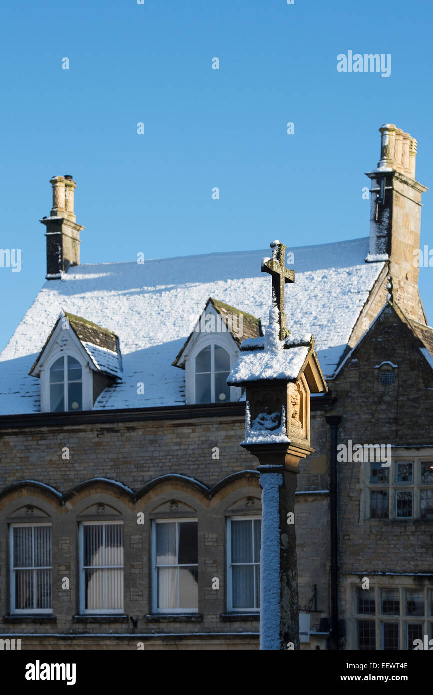 Winter day on square hi-res stock photography and images - Alamy