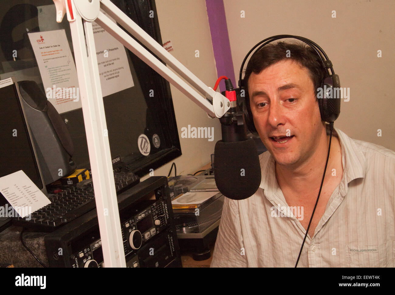 Radio broadcast middle east hi-res stock photography and images - Alamy