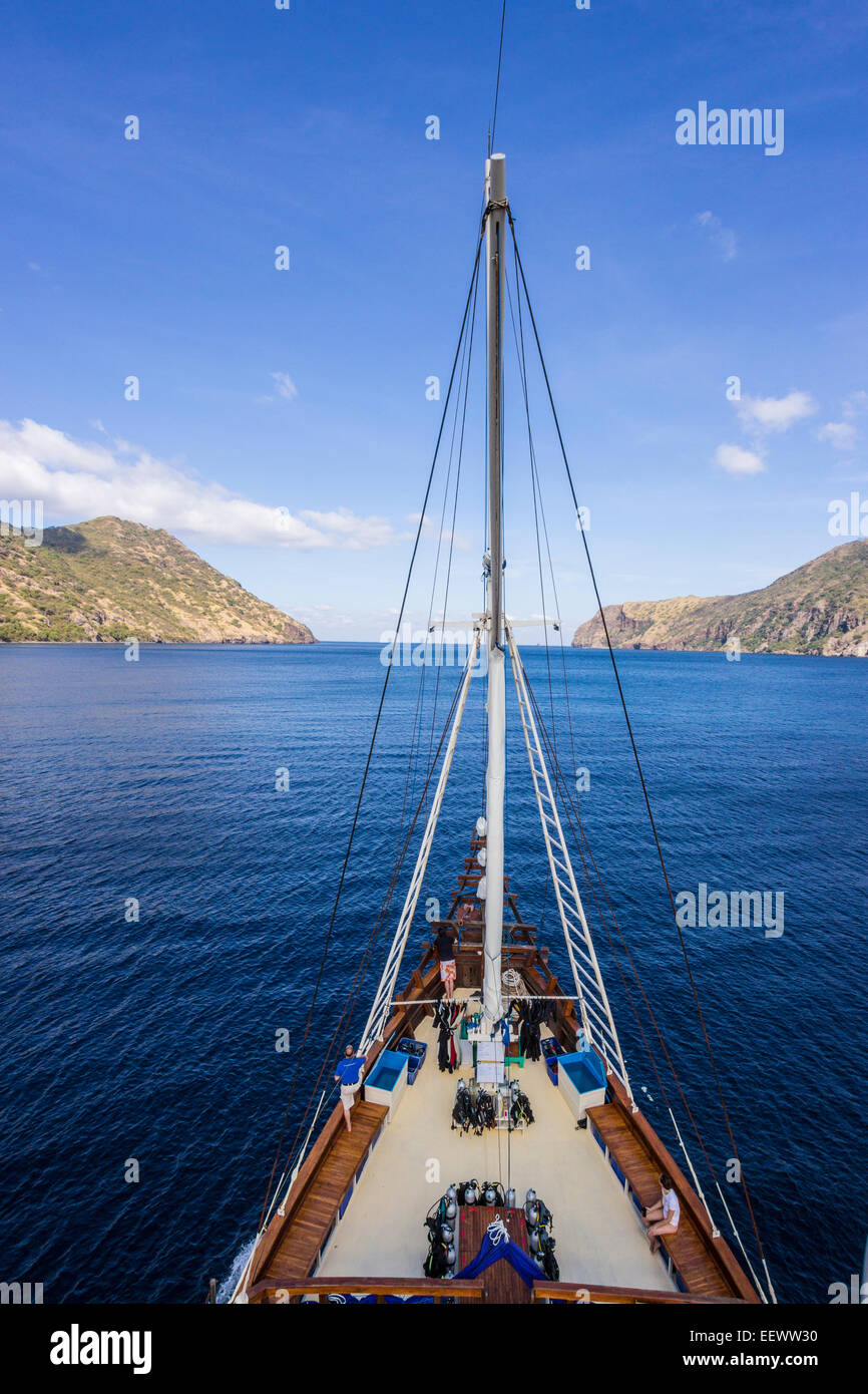 Sailing in Indonesia Stock Photo - Alamy