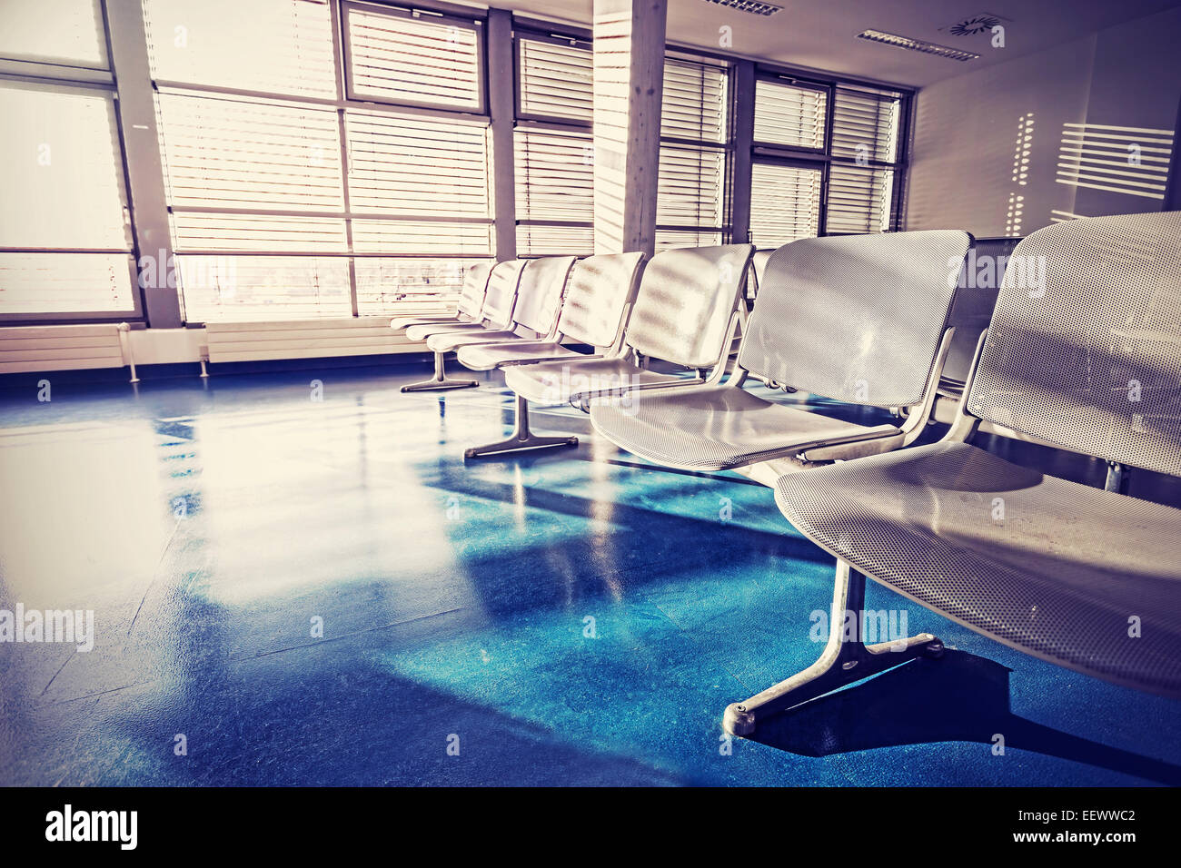 Airport waiting room window hi-res stock photography and images - Alamy