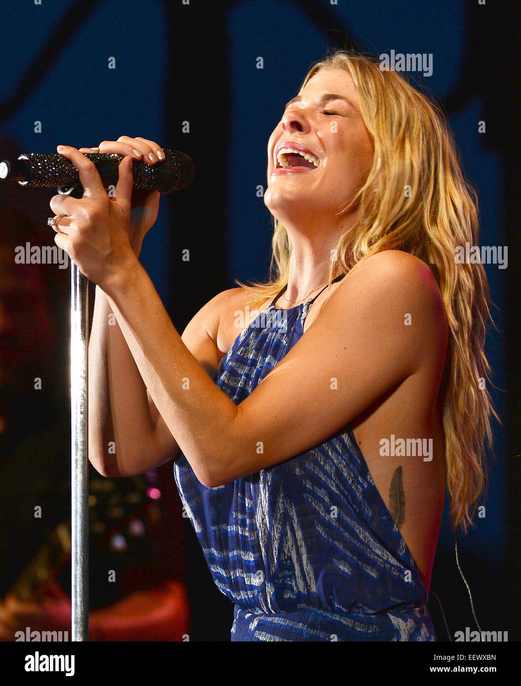 LeAnn Rimes performs live in concert at Mardi Gras Casino Featuring ...