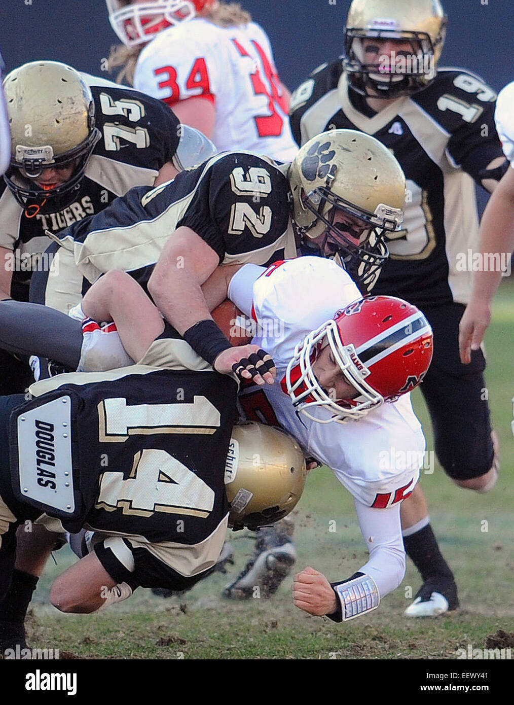 Hartford, CT USA-- Hand's Daniel Ives (14) and Peter Gerson bring down ...
