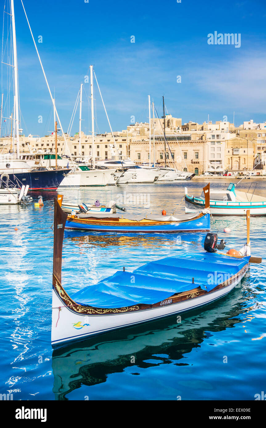 Vittoriosa waterfront marina and water taxi or Dghajsa, Dockyard creek ...
