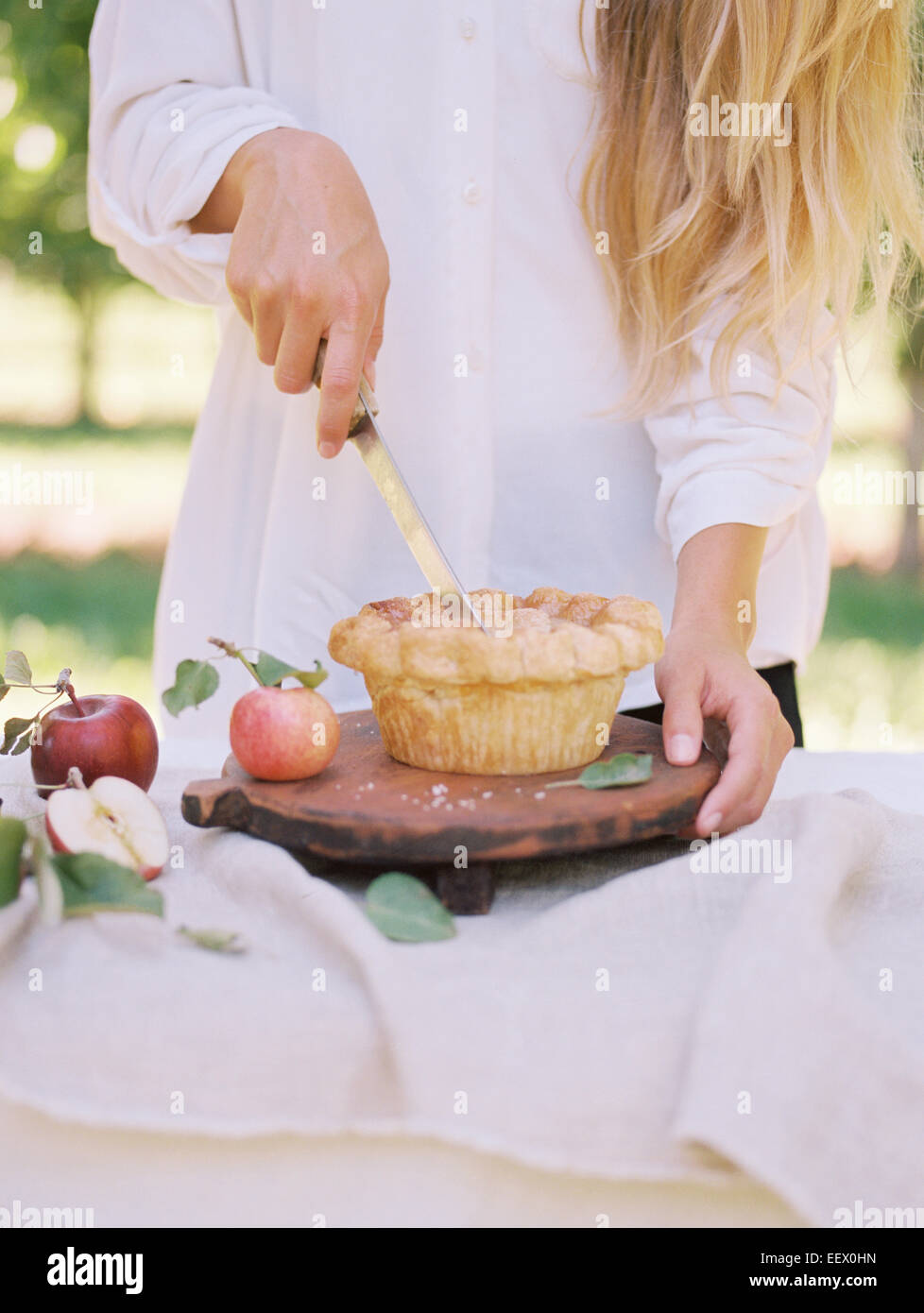 Cutting pie hi-res stock photography and images - Alamy