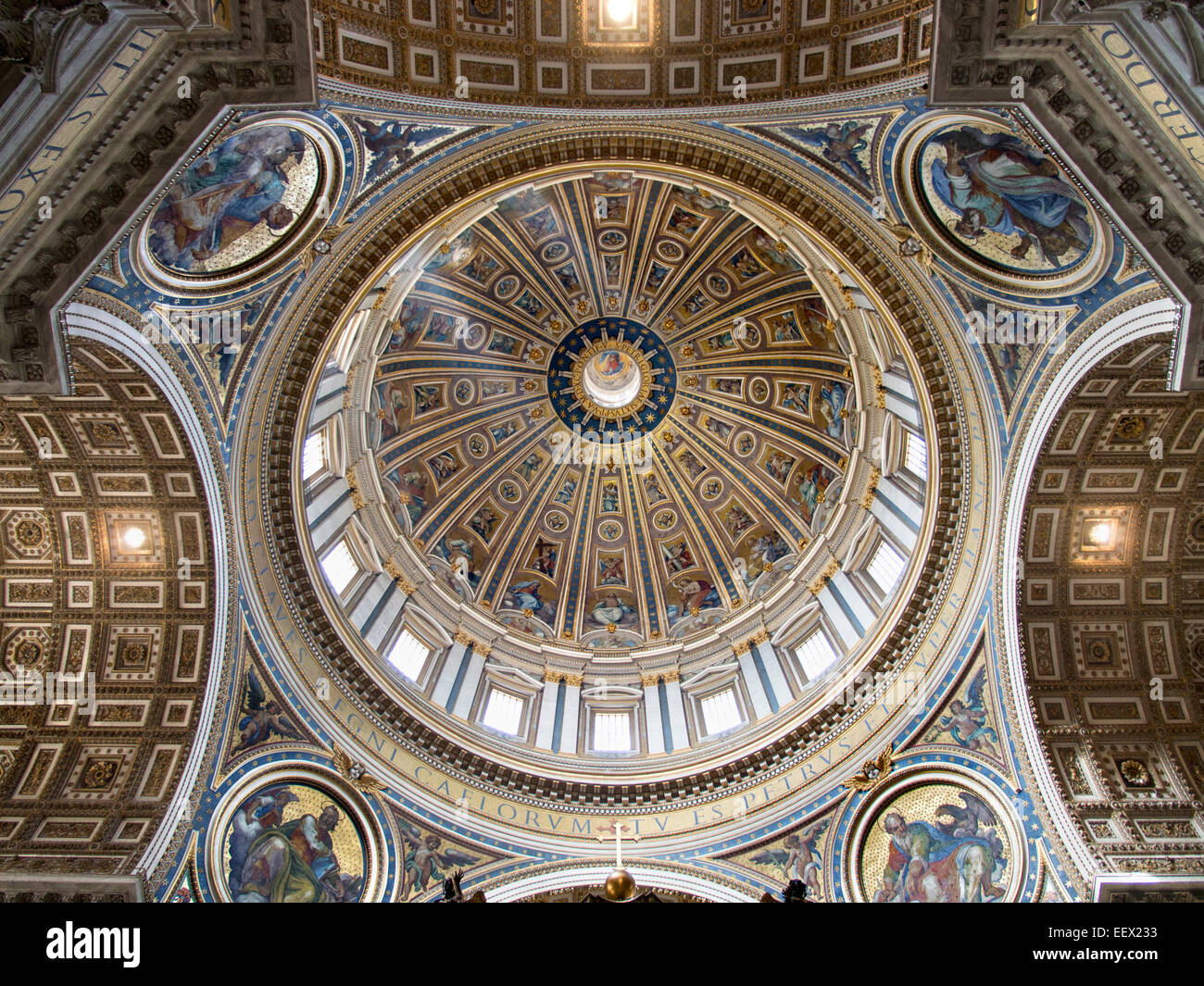 The magnificent interior of St Peter's Basilica in the Vatican, Rome 2 ...