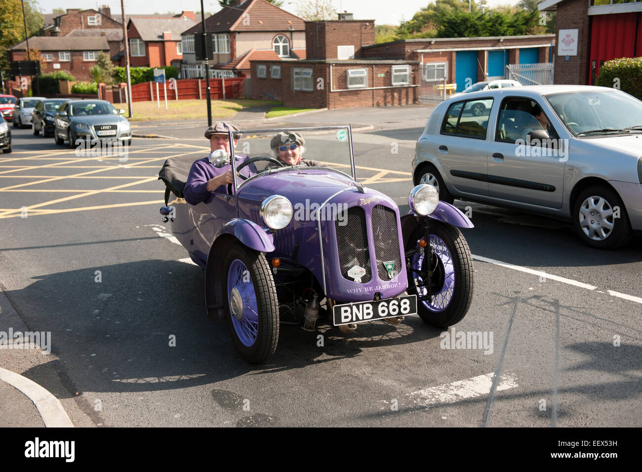 Old Vintage 3 wheeler car purple Morgan Stock Photo - Alamy
