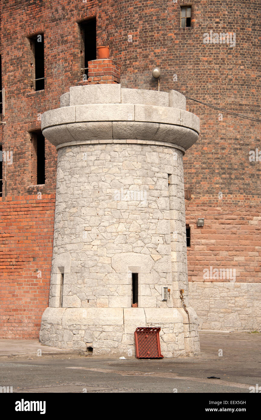 Victorian Warehouse brick built huge red dock storage Stock Photo - Alamy