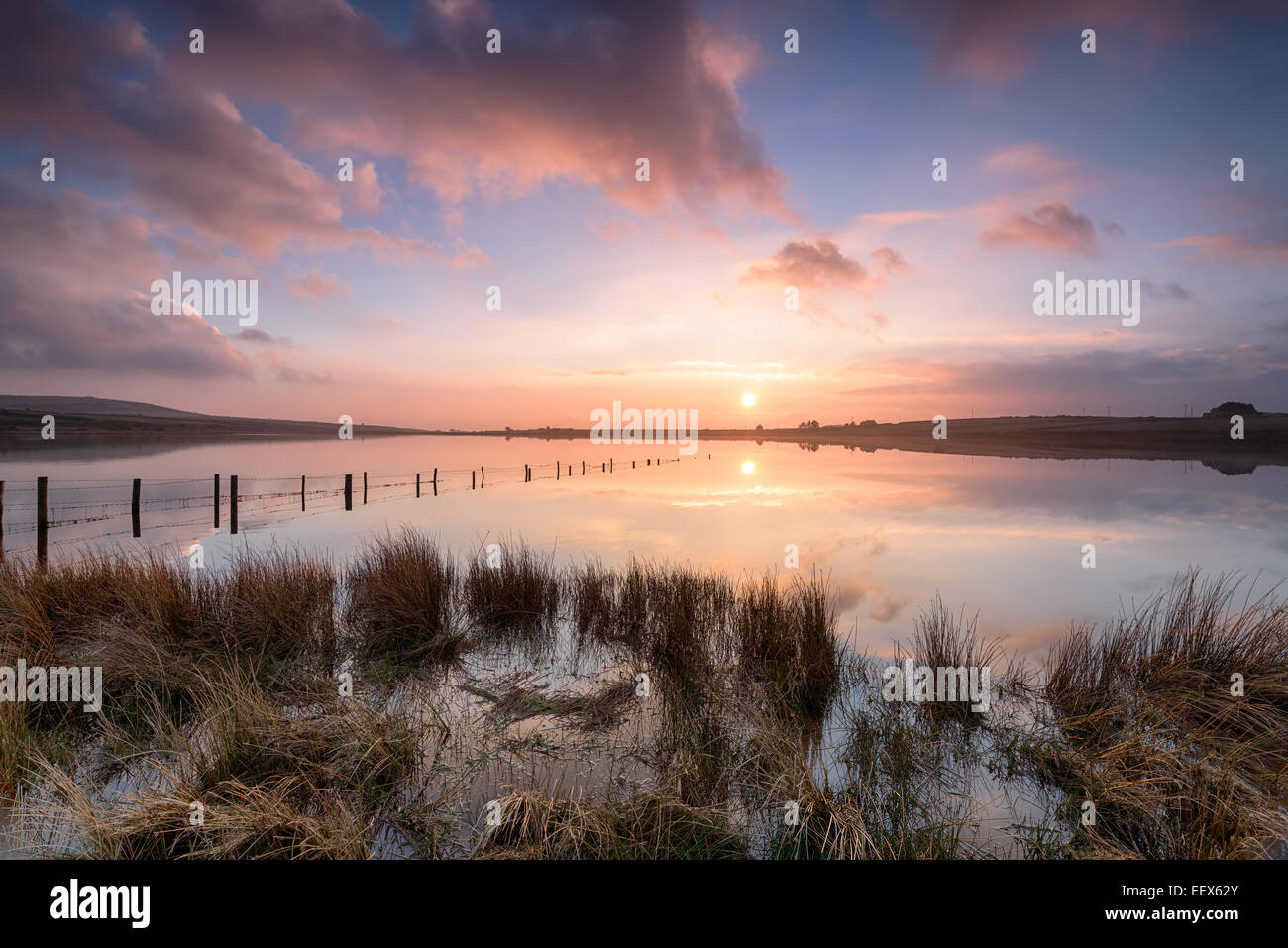 Dozmary pool hi-res stock photography and images - Alamy