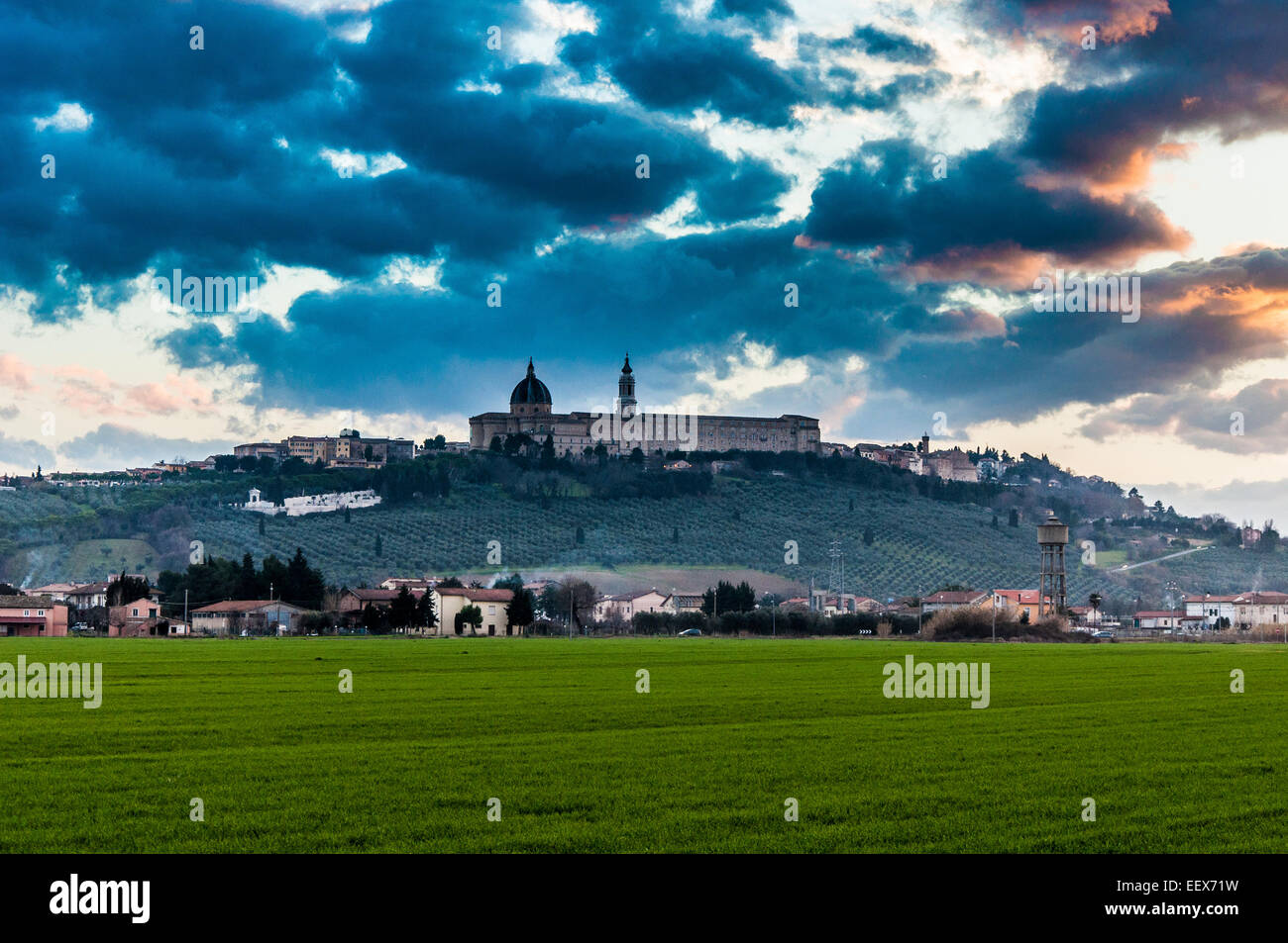 Gabbiano e faro hi-res stock photography and images - Alamy