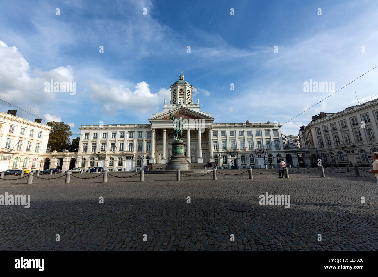 Eglise Saint Jacques sur Coudenberg and the statue of Godefroid de ...