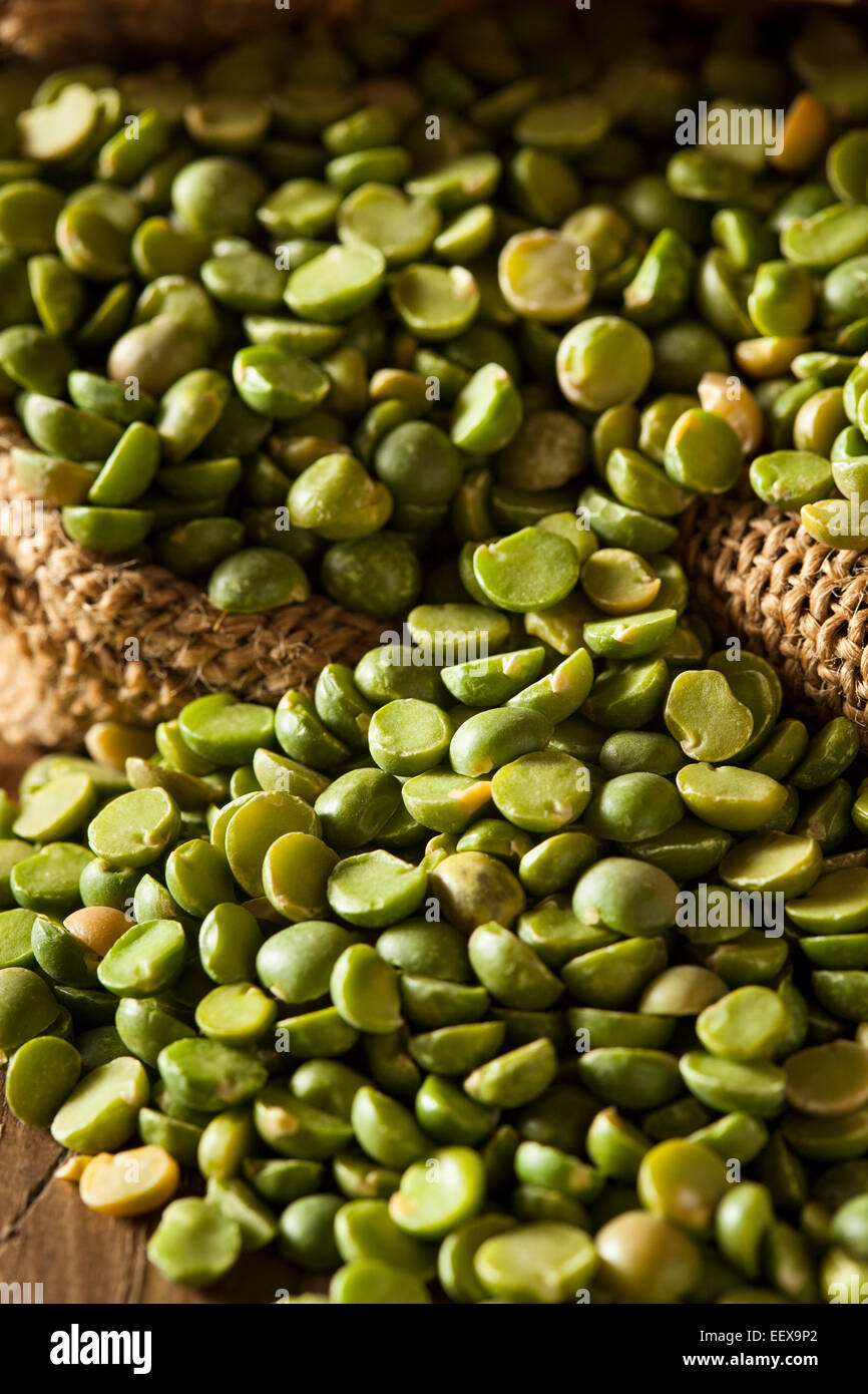 Raw uncooked green peas hi-res stock photography and images - Alamy