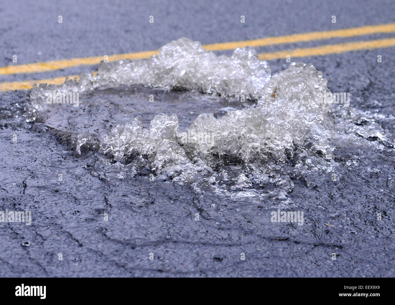 Water flooding manhole hi-res stock photography and images - Alamy