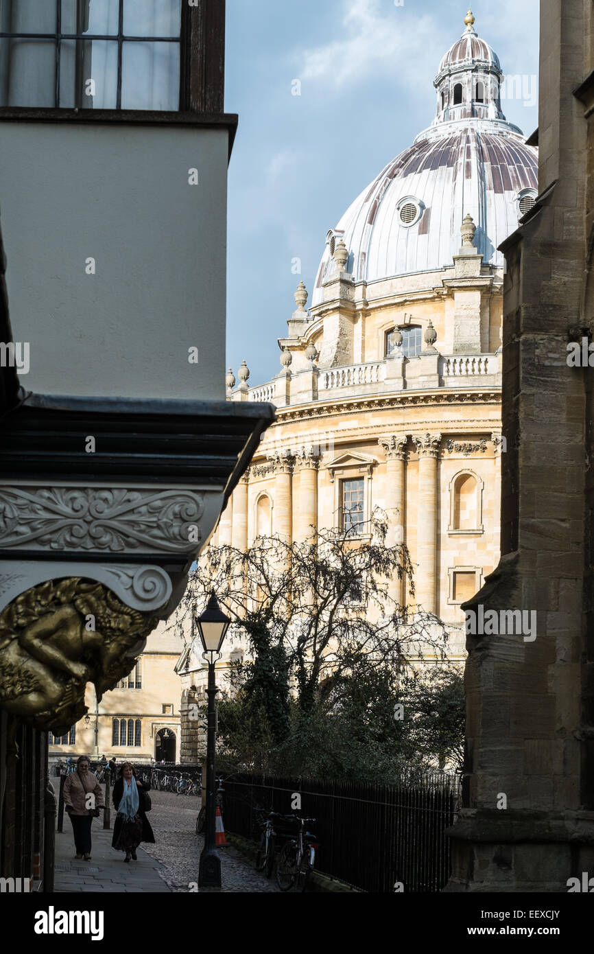 The Radcliffe Camera building, part of the Bodleian Library at Oxford ...