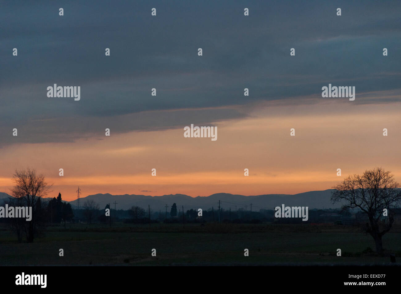 Tramonto nuvole hi-res stock photography and images - Alamy