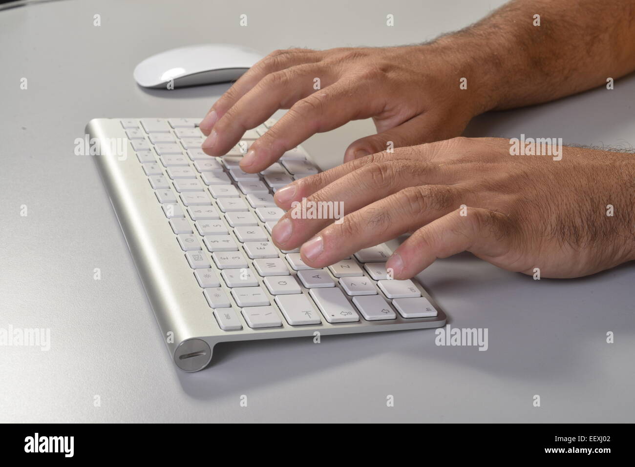 Typing fingers hi-res stock photography and images - Alamy