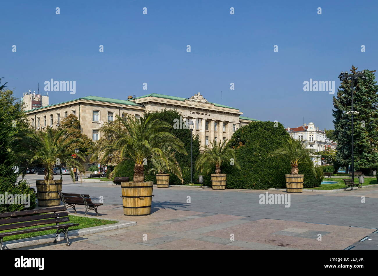 Courts garden hi-res stock photography and images - Alamy