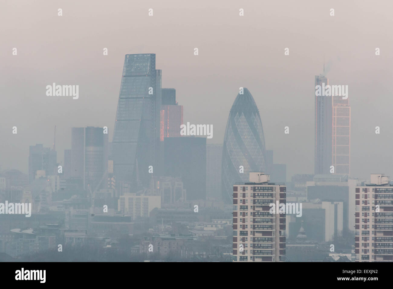 Mist london street hi-res stock photography and images - Alamy