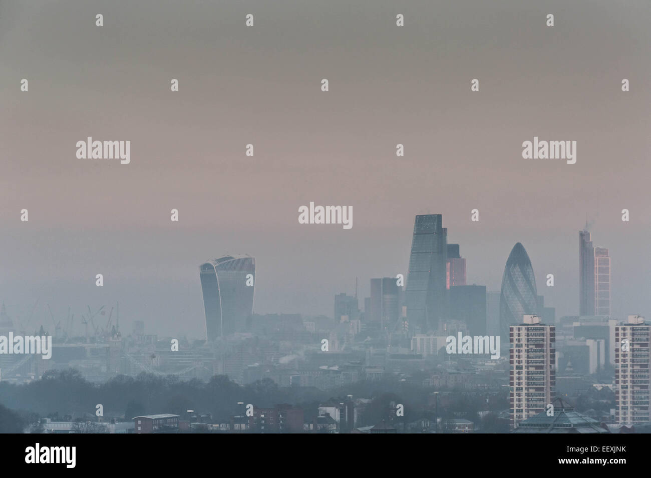 Mist london street hi-res stock photography and images - Alamy