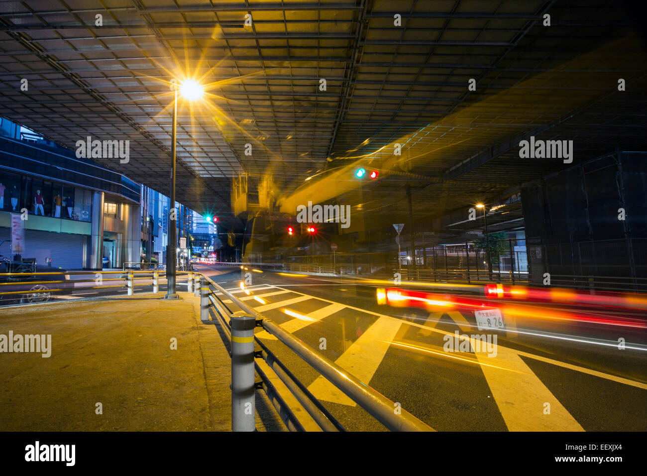 Tokyo traffic lights hi-res stock photography and images - Alamy