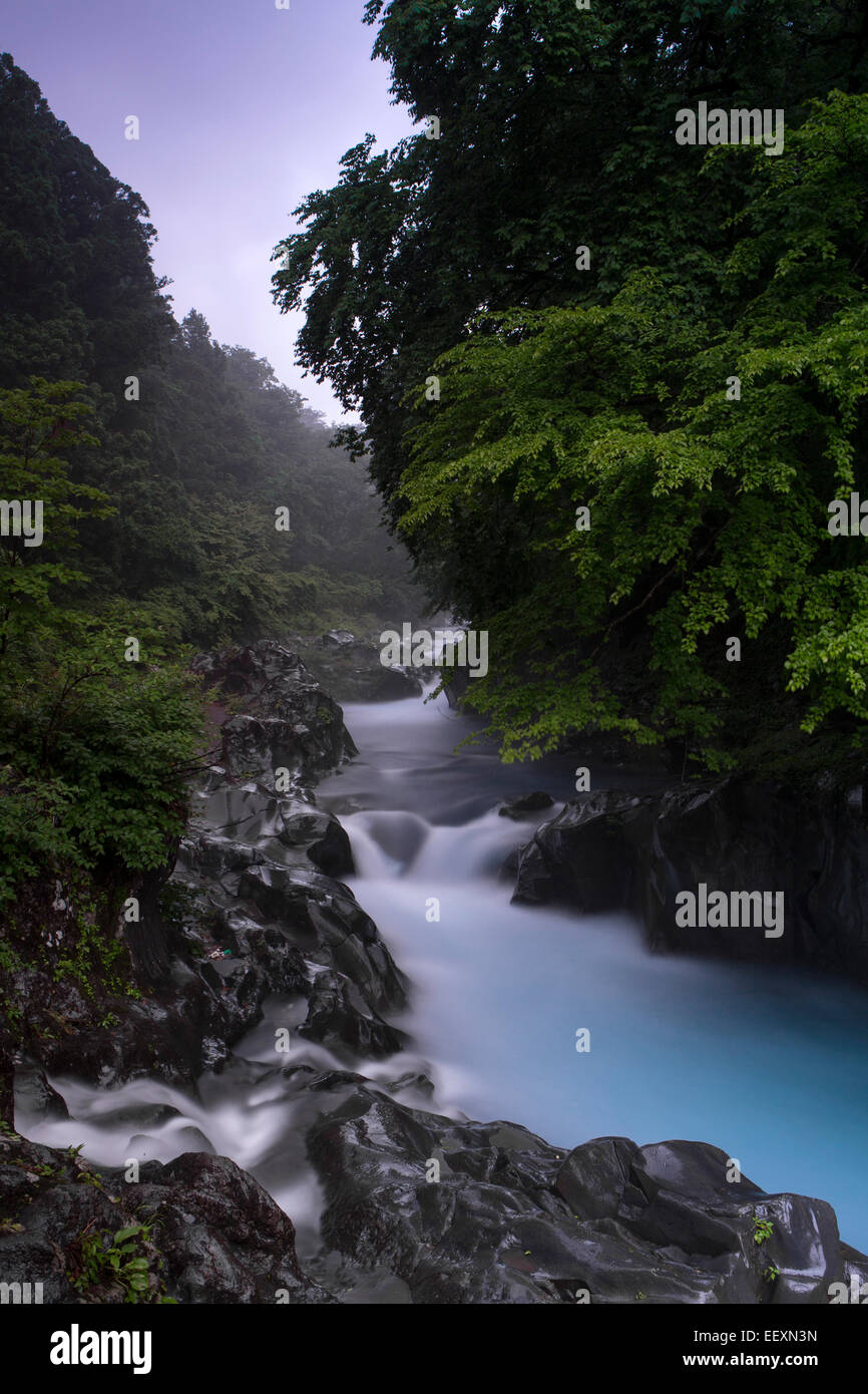 Red pillar japan hi-res stock photography and images - Alamy