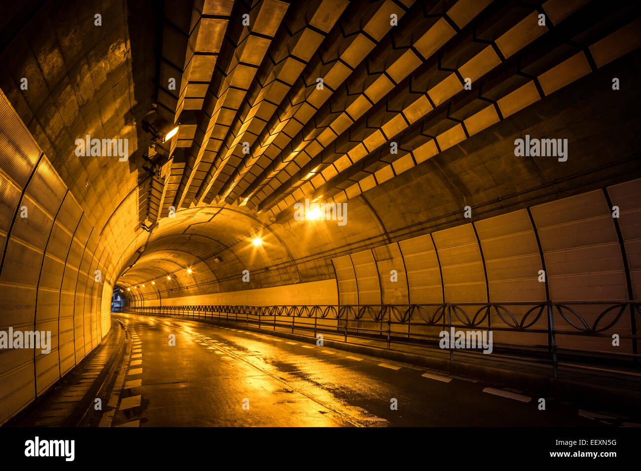 Blue traffic light in japan hi-res stock photography and images - Alamy