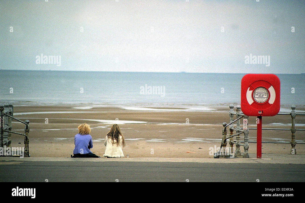 Blackpool beach sea hi-res stock photography and images - Alamy