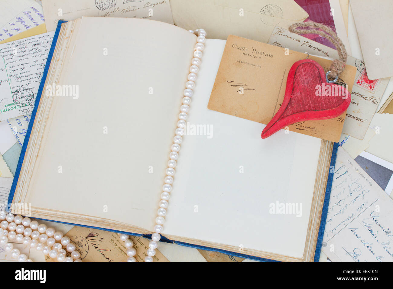 open empty vintage book Stock Photo - Alamy