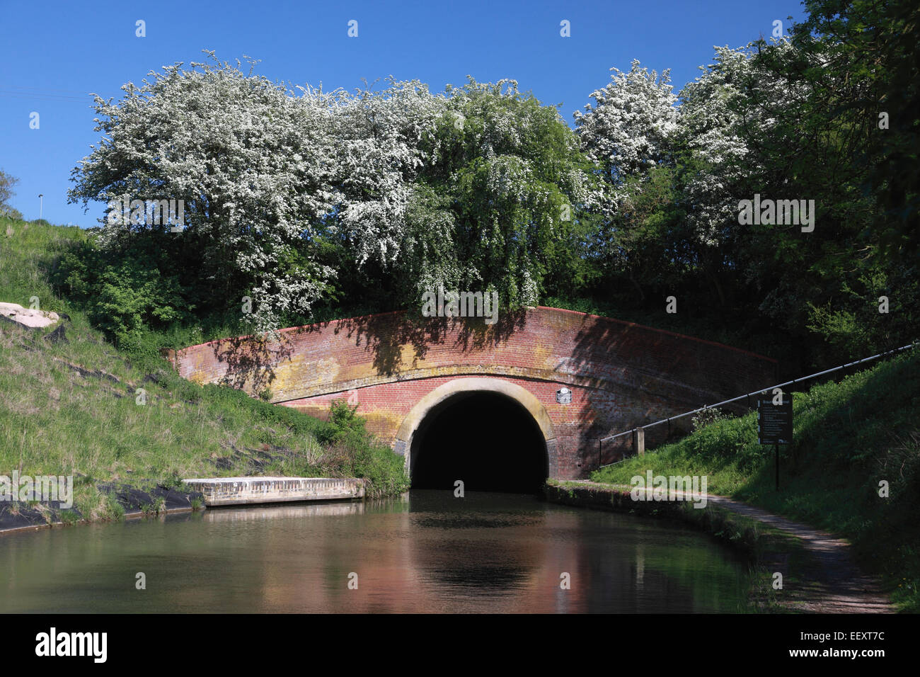 The western portal of Braunston Tunnel on the Grand Union canal Stock ...