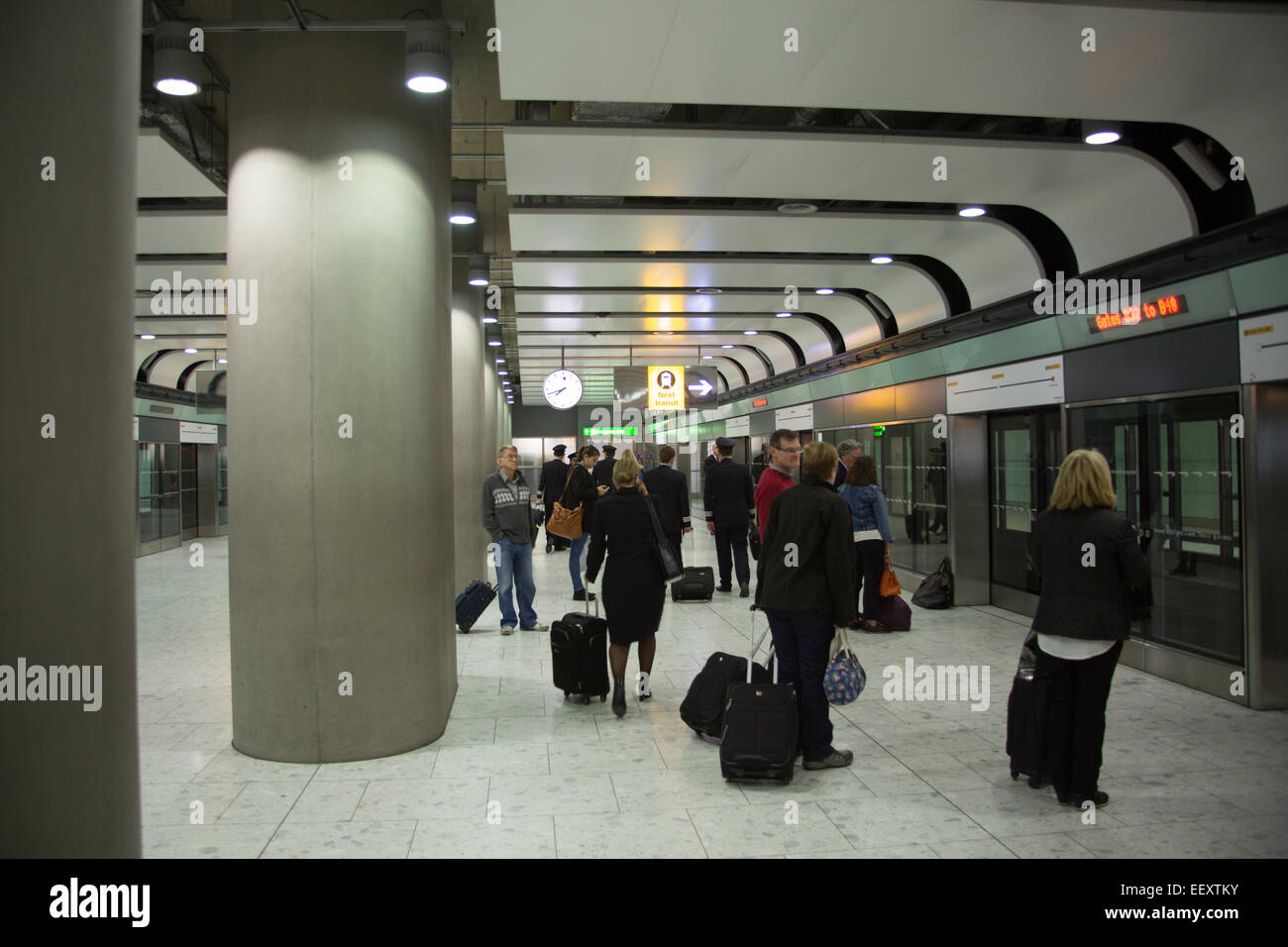 Terminal 5 shuttle train platform Stock Photo - Alamy