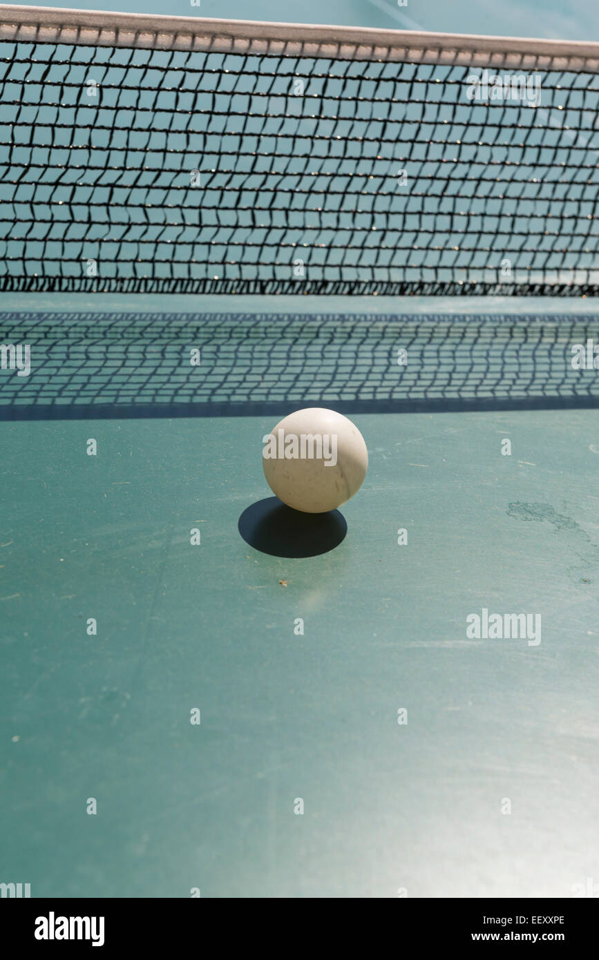 Pong ball hi-res stock photography and images - Alamy