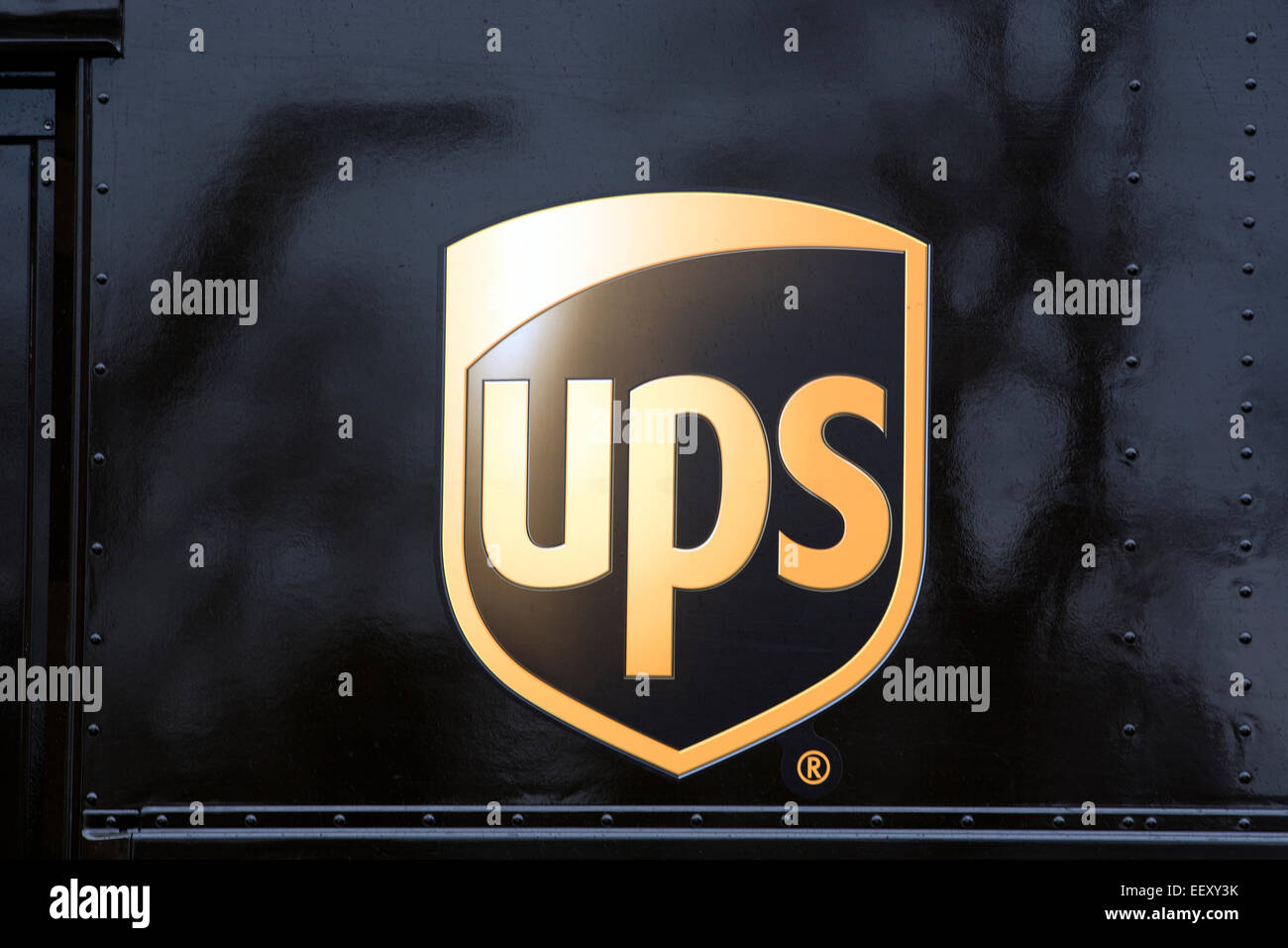Ups van uk hi-res stock photography and images - Alamy