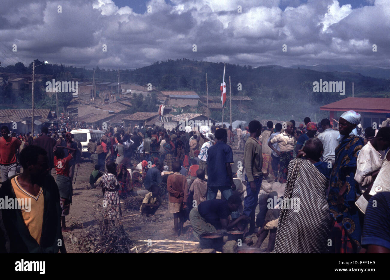 Rwandan Tutsi refugees across the border in Burundi Stock Photo - Alamy