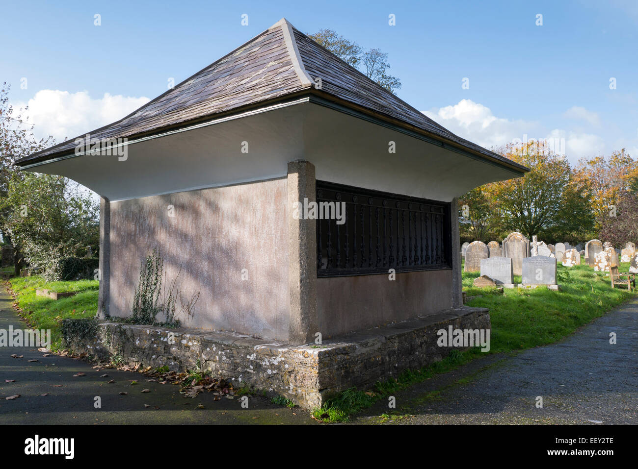 Holy Trinity Church and Cabell Tomb Buckfastleigh Devon England Stock ...
