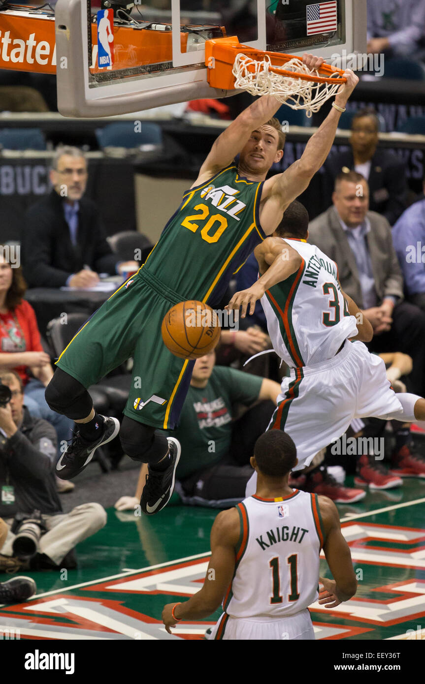 Gordon hayward dunk hi-res stock photography and images - Alamy