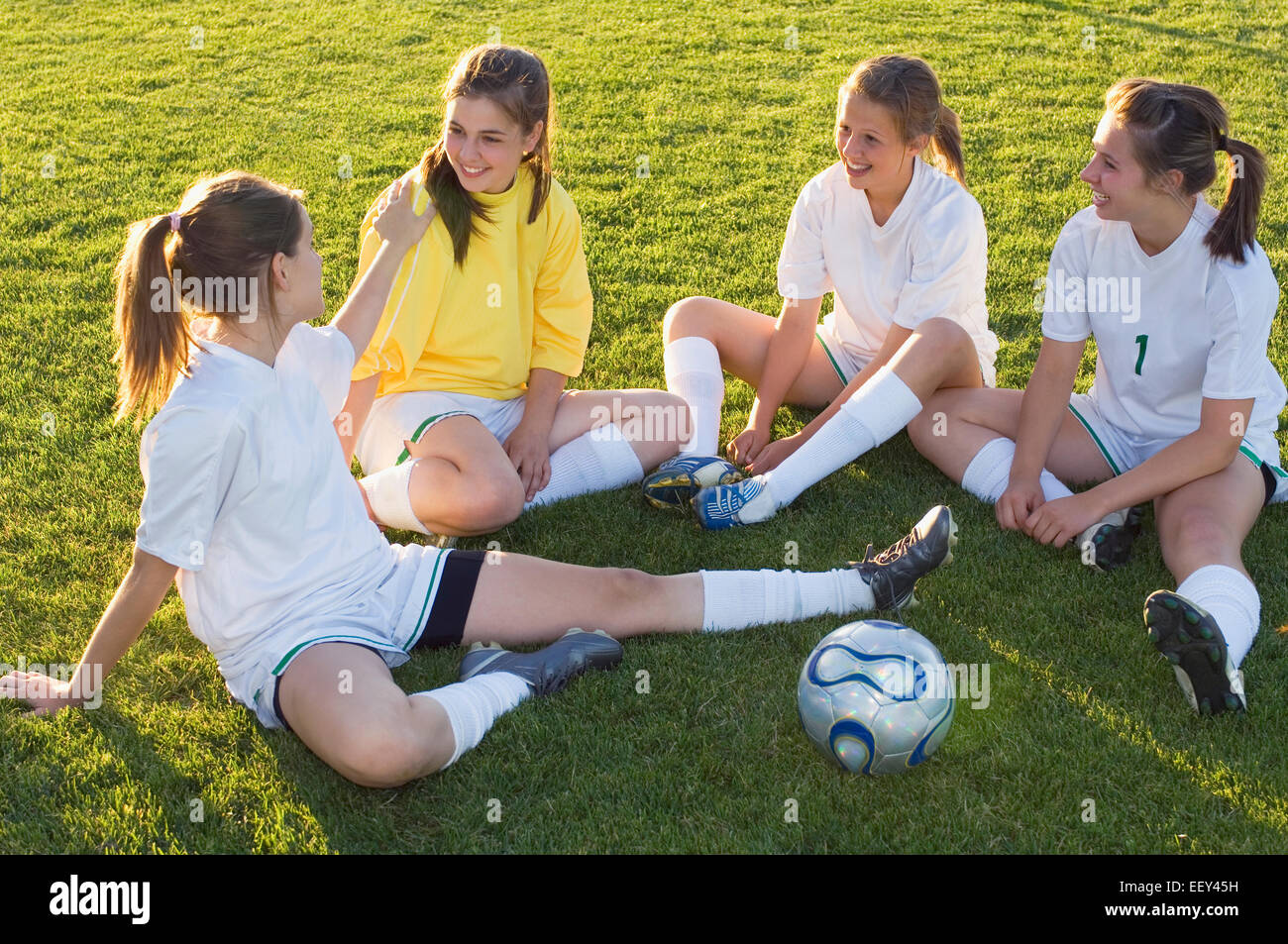 Pre teen girls soccer hi-res stock photography and images - Alamy