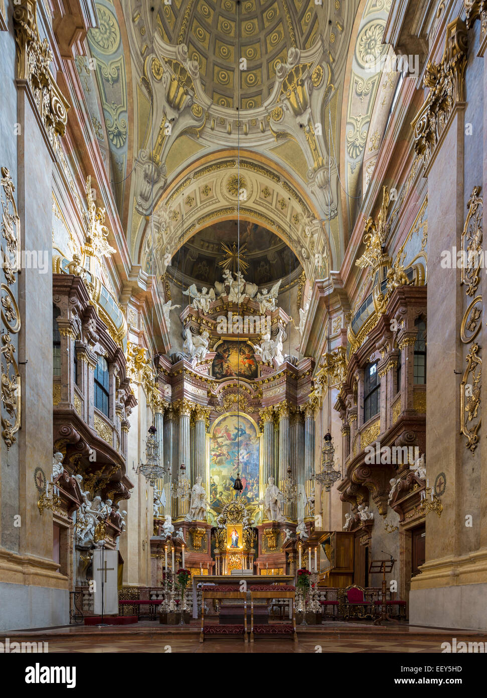 Interior altar parish church st hi-res stock photography and images - Alamy