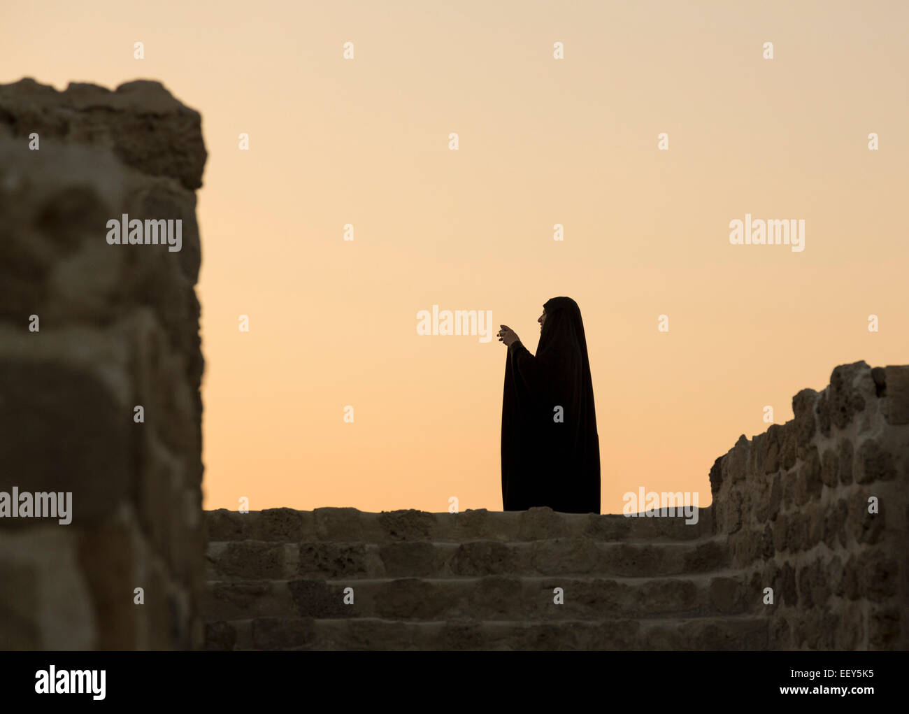 Bahrain woman hi-res stock photography and images - Alamy