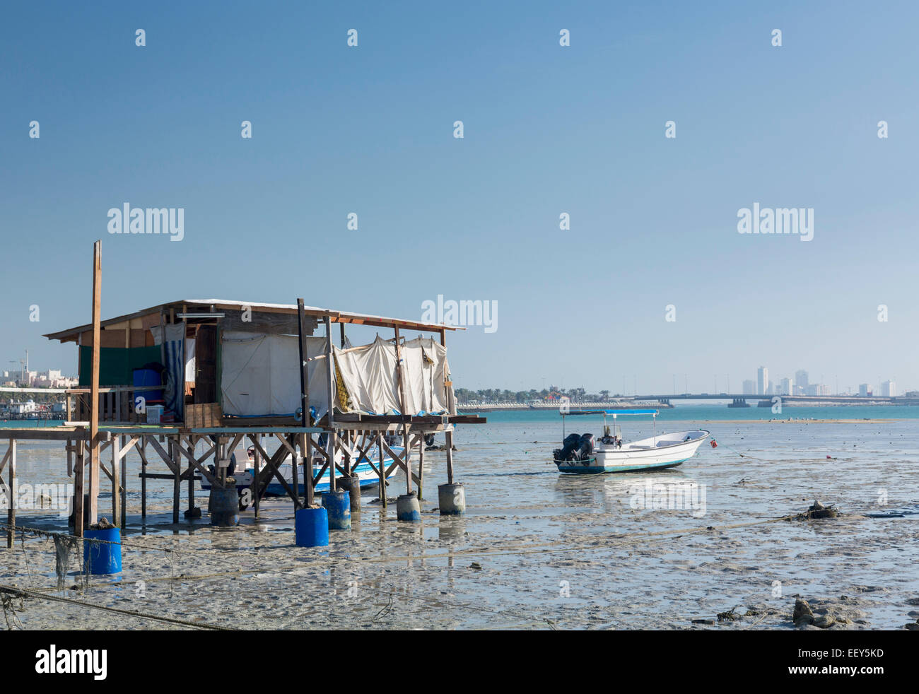 Ramshackle boat hi-res stock photography and images - Alamy