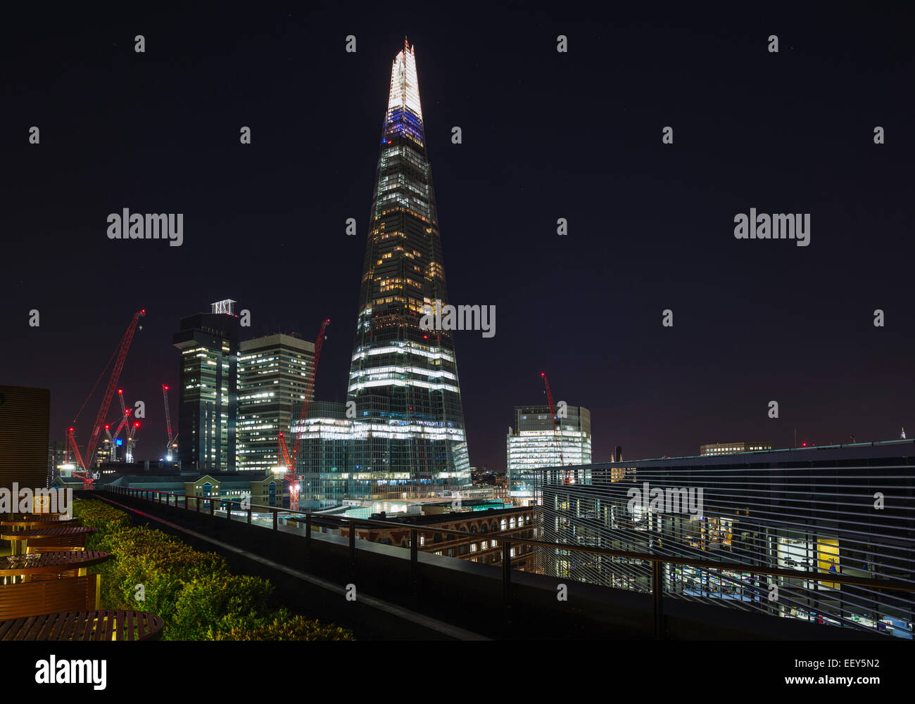 London skyline at night shard hi-res stock photography and images - Alamy