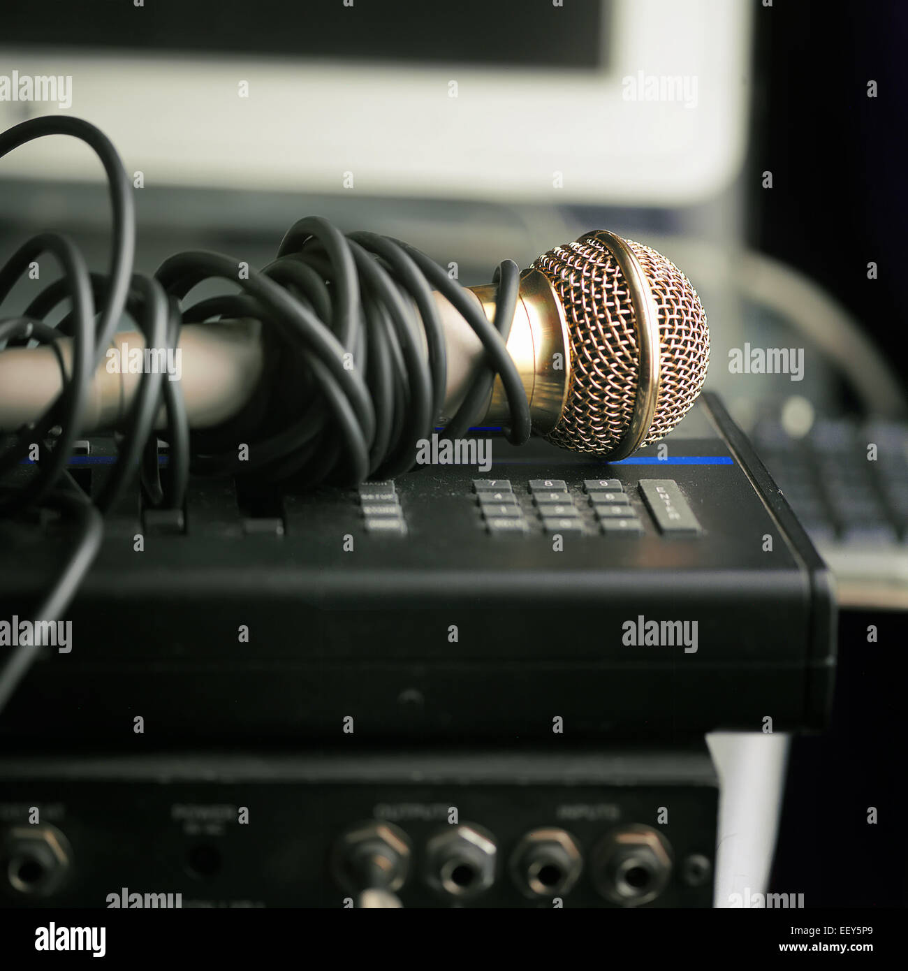 Microphone shape hi-res stock photography and images - Alamy