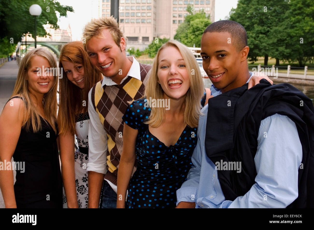 16 to 17 years graduation hi-res stock photography and images - Alamy