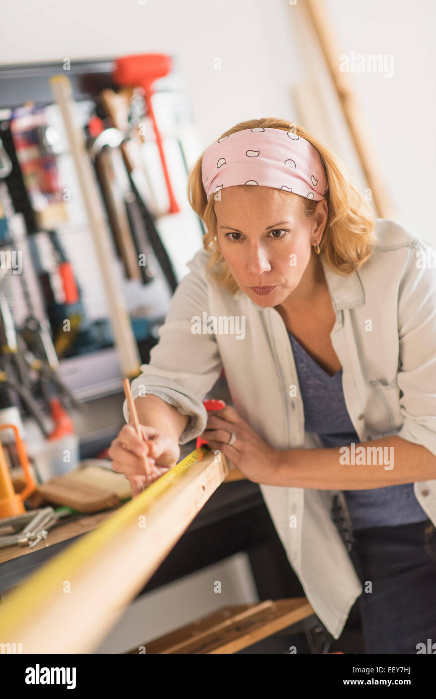 Carpenter wood usa hi-res stock photography and images - Alamy