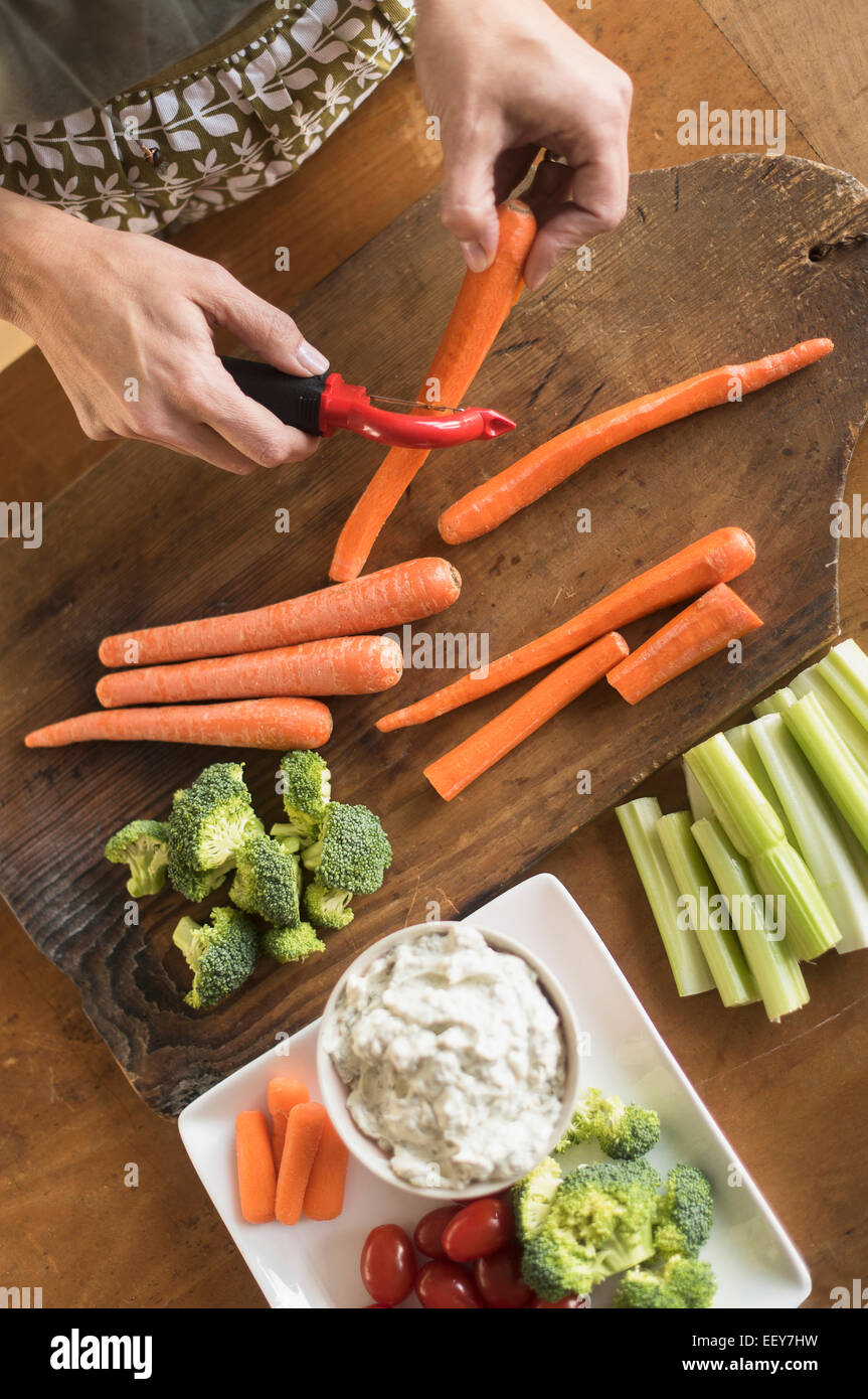 Woman preparing vegetables Stock Photo - Alamy