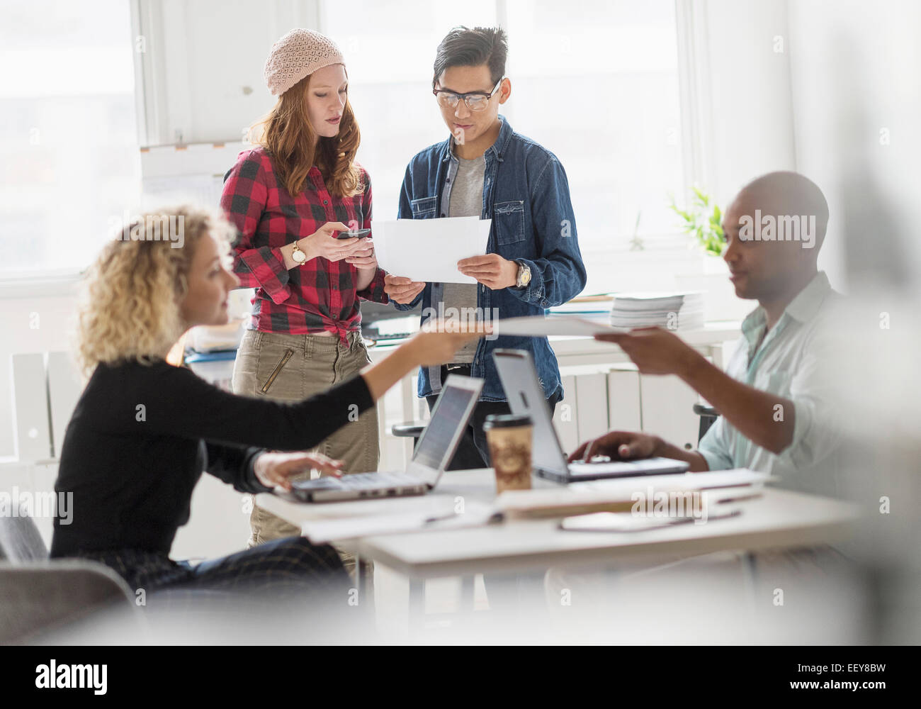 Working together difference group hi-res stock photography and images ...