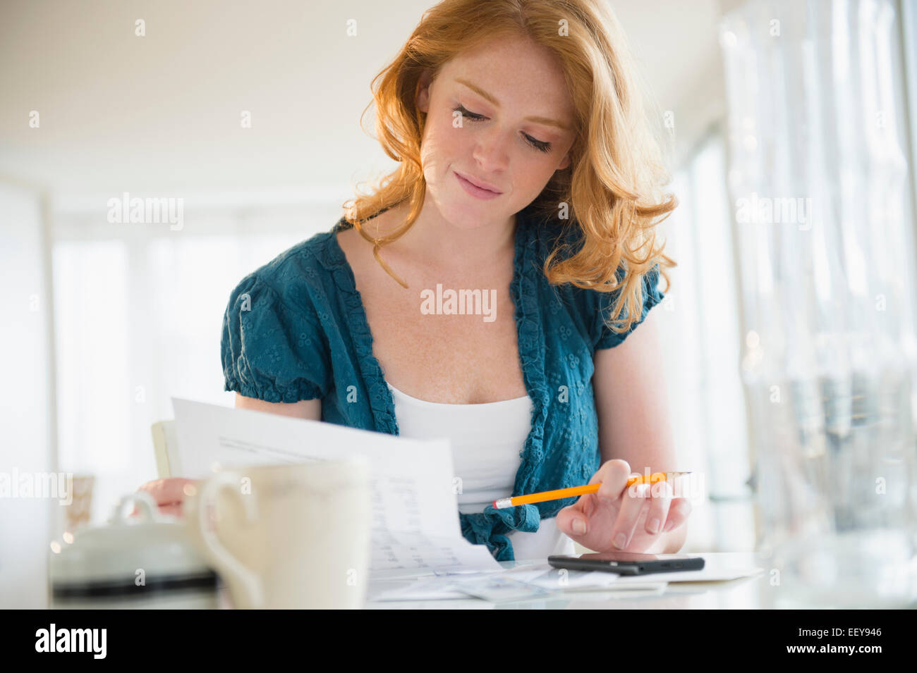 Sit paperwork hi-res stock photography and images - Alamy