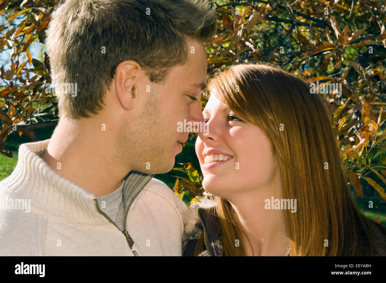 Boyfriend couples girlfriend 16 17 hi-res stock photography and images ...