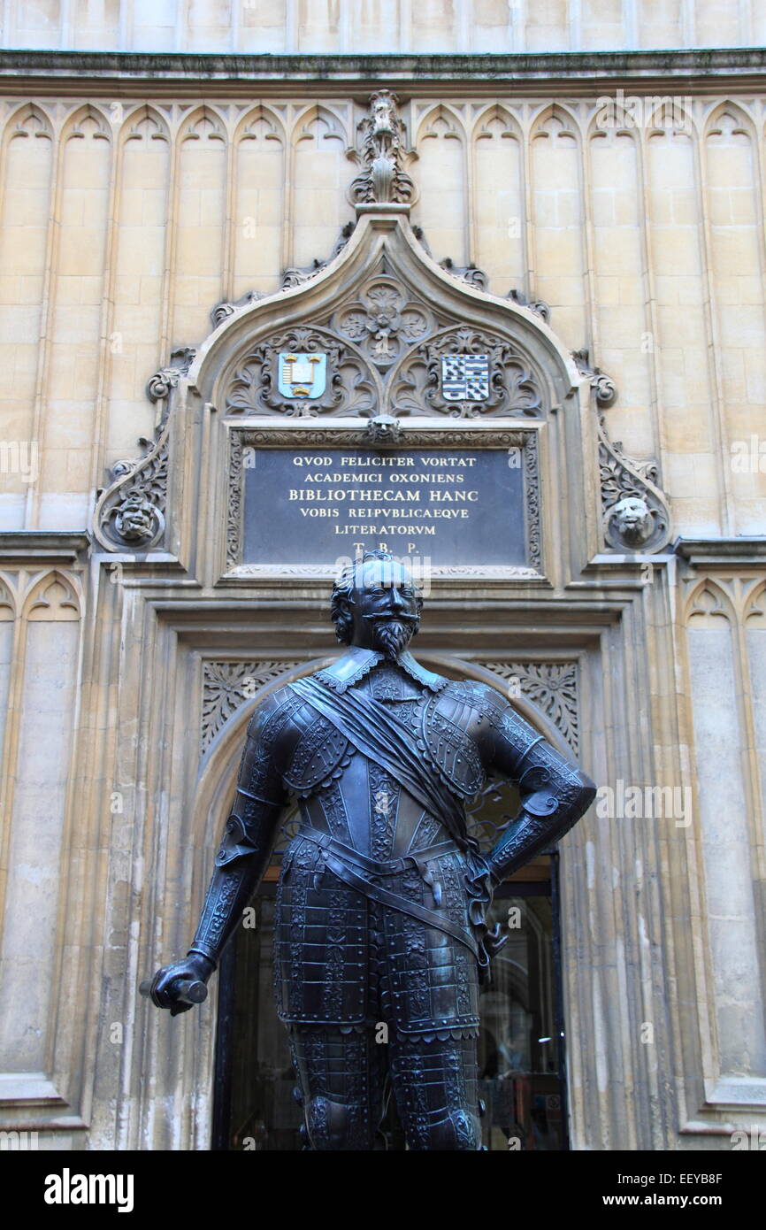 William Herbert statue, Old Schools Quad, Bodleian Library, Oxford ...